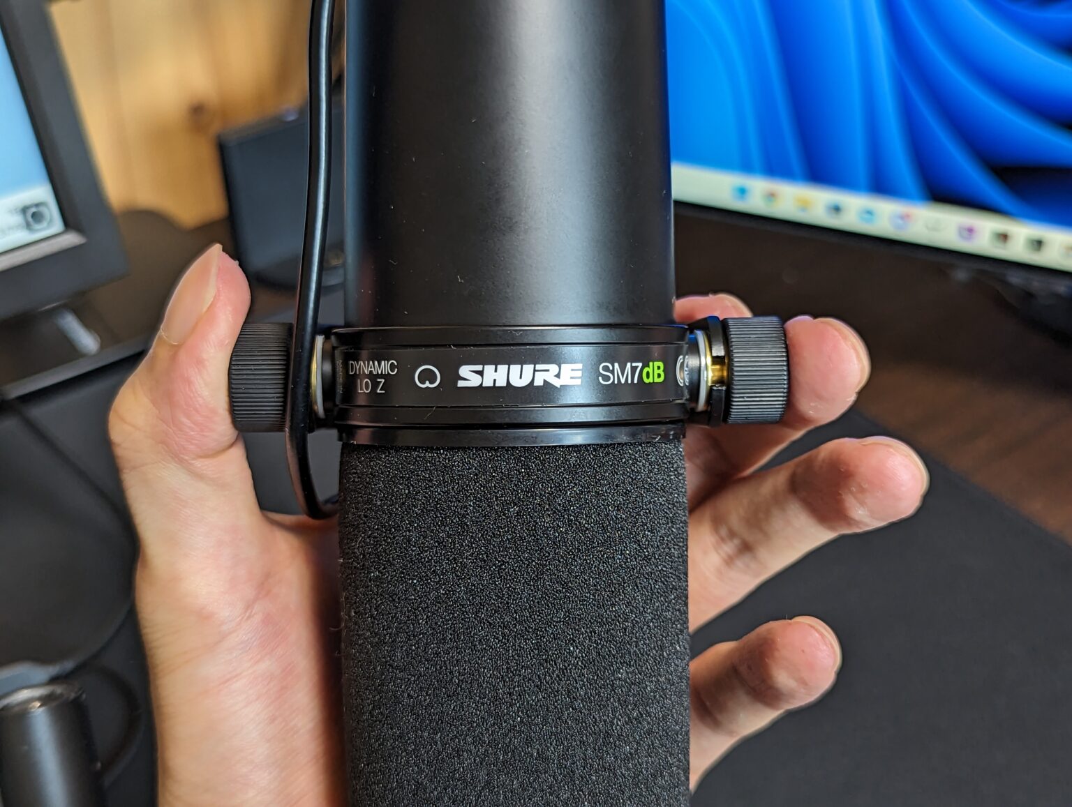 【SHURE SM7dB】レビュー。プリアンプ内蔵でクリーンサウンドを実現した、より配信向けになったSM7B