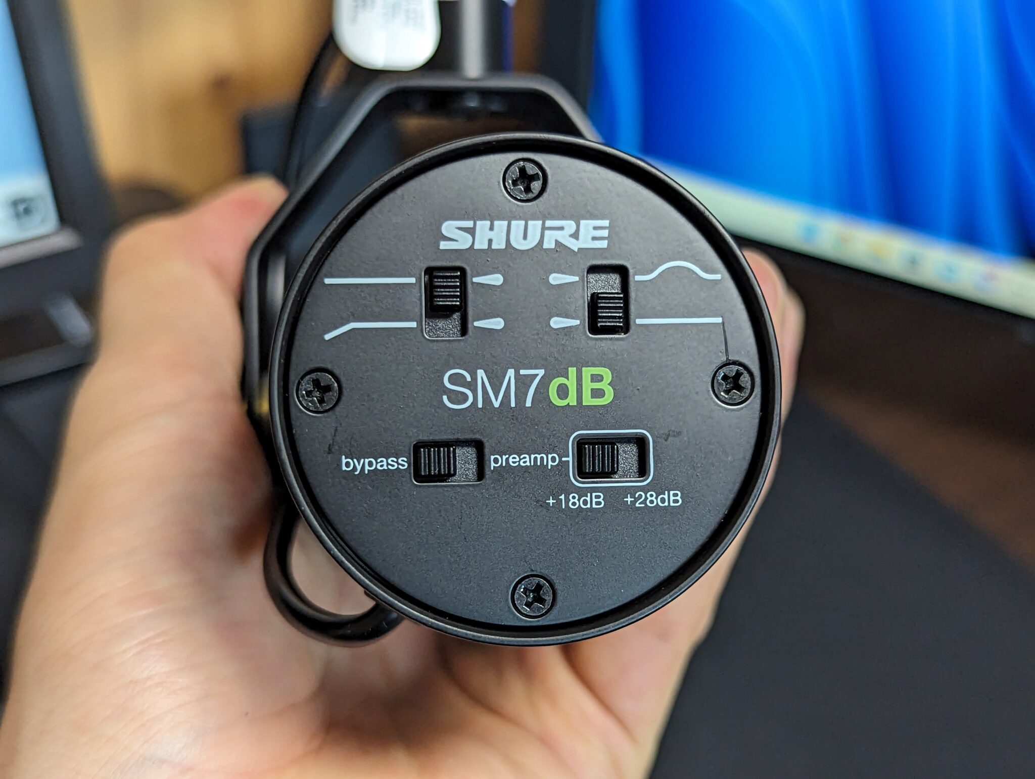 【SHURE SM7dB】レビュー。プリアンプ内蔵でクリーンサウンドを実現した、より配信向けになったSM7B